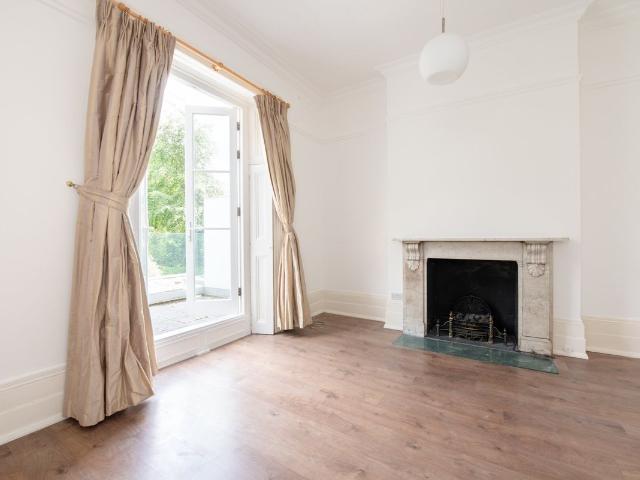 Haverstock Hill, London NW3, 3 bed flat to rent, £3,950 pcm | PrimeLocation