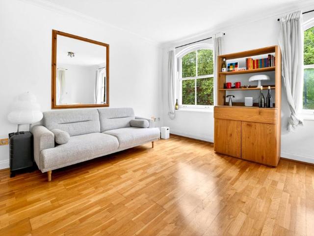 Haverstock Place, London, N1 8BX