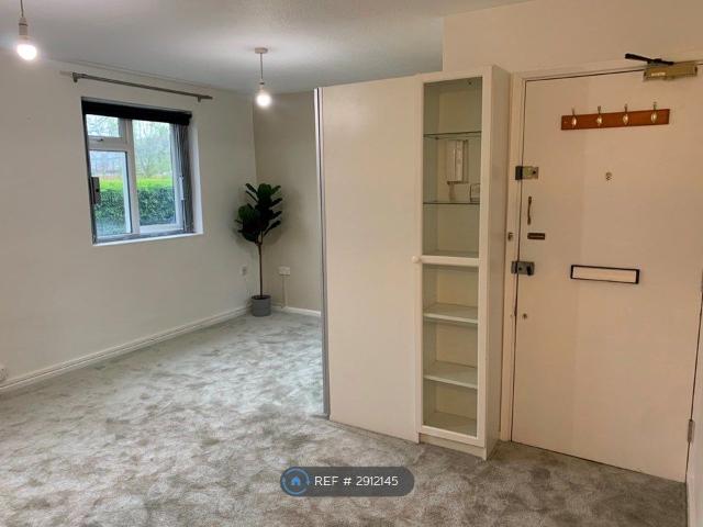 Haversham Court, Greenford UB6, Studio to rent, £1,250 pcm | PrimeLocation