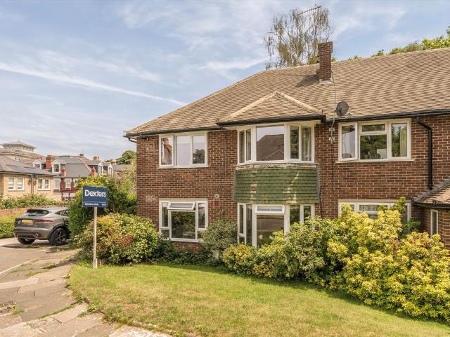 Haversham Close, East Twickenham TW1, 2 bed flat to rent, £2,595 pcm | PrimeLocation