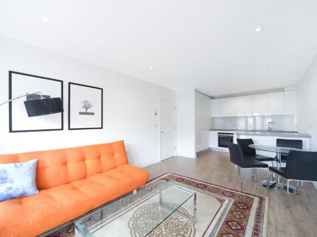 Havilland Mews Shepherds Bush W12 2 bed flat to rent £2,817 pcm £650 pw