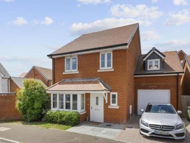Hawthorn Way, Hellingly, 4 Bedroom Detached
