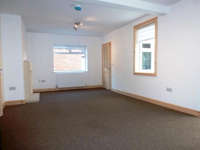 Hawthorn Avenue, Lincoln, Cherry Willingham