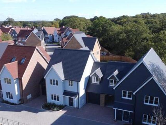 Hawthorn Close, Main Road, 4 Bedroom Link