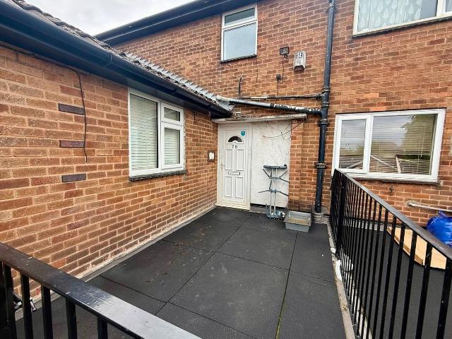 Hawthorn Crescent, Skelmersdale WN8, 2 bed maisonette to rent, £700 pcm | PrimeLocation