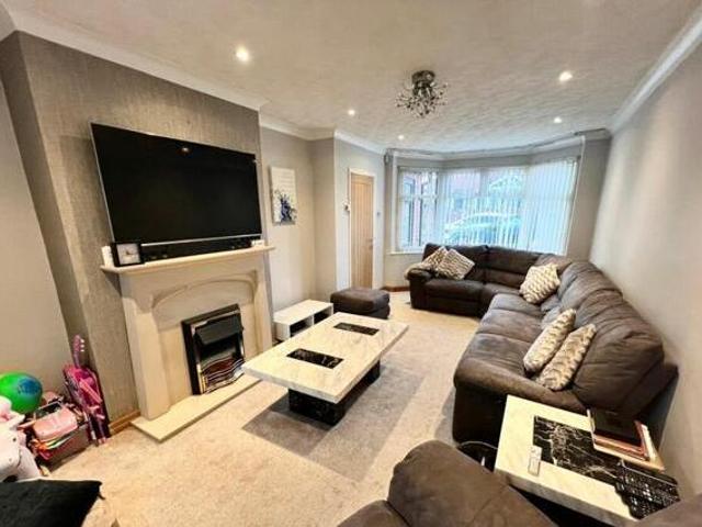 Hawthorn Drive, Swinton, 3 Bedroom House