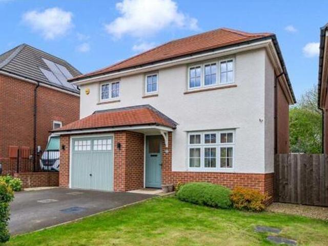 Hawthorn Farm Road, Whinmoor, 4 Bedroom Detached