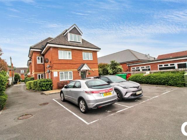 Hawthorn Road, Bournemouth, Dorset, BH9 2 bed apartment to rent £1,000 pcm £231 pw
