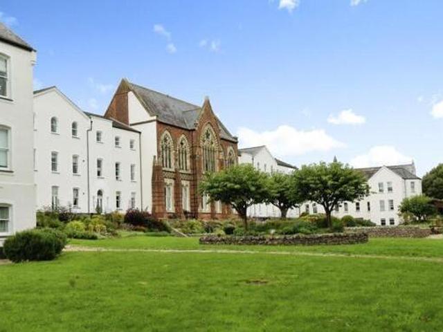 Hawthorn Road, Charlton Down, 3 Bedroom Flat