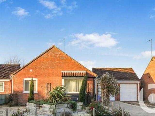 Hawthorn Road, ton, 2 Bedroom Detached
