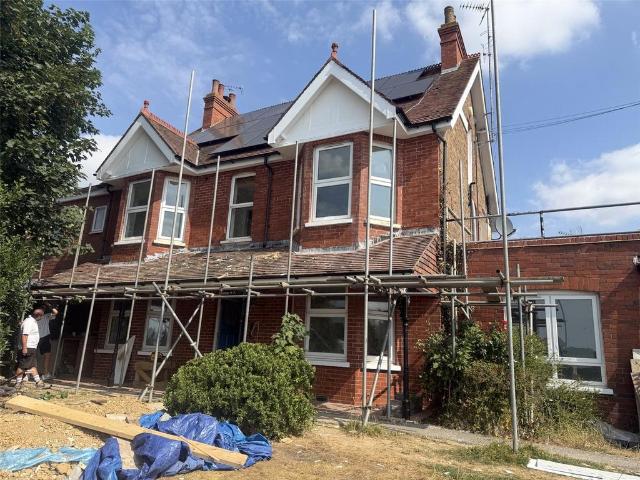 Hawthorn Road, West Sussex PO21 10 bed detached house to rent £11,500 pcm £2,654 pw