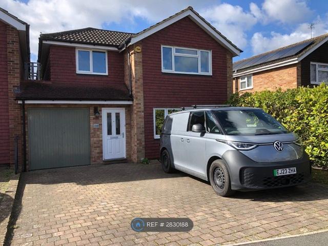 Hawthorn Road, Woking GU23, 4 bed detached house to rent, £2,650 pcm | PrimeLocation