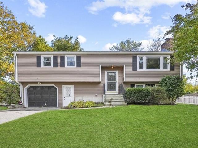 Hawthorne Cir, Northborough, Home For Sale