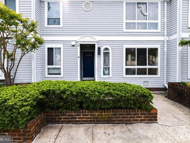Hawthorne Ct Ne Unit,washington, Condo For Sale