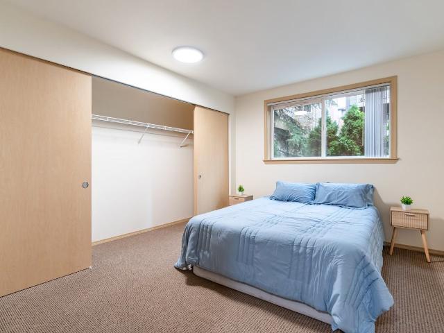 Hawthorne Apartments 1 Bedroom Apartment for Rent at 1618 Bellevue Ave, Seattle, WA 98122 Broadway