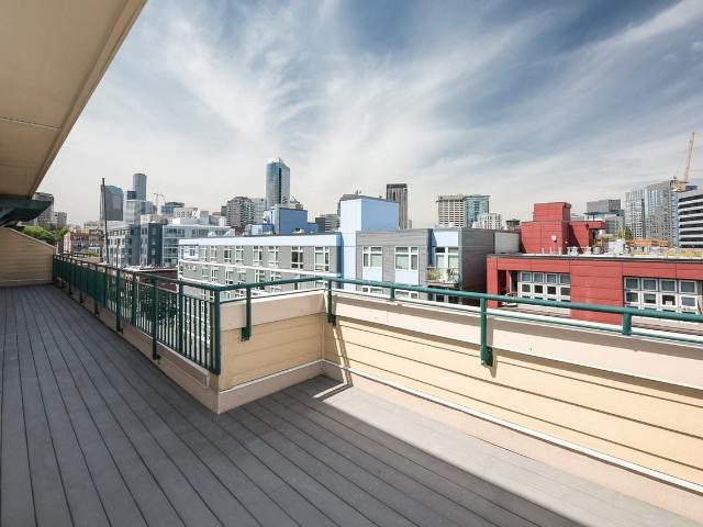 Hawthorne Apartments 2 Bedroom Apartment for Rent at 1618 Bellevue Ave, Seattle, WA 98122 Broadway