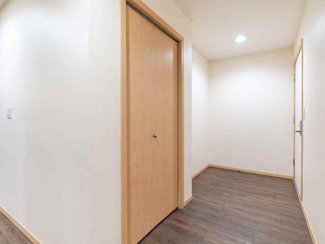 Hawthorne Apartments 2 Bedroom Apartment for Rent at 1618 Bellevue Ave, Seattle, WA 98122 Broadway