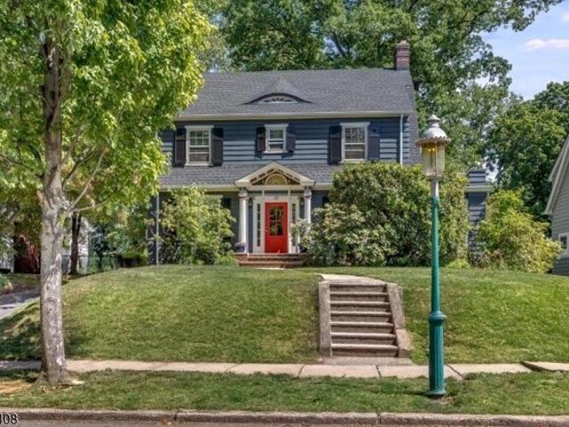 Hawthorne Ave, Glen Ridge Boro Township, Home For Sale