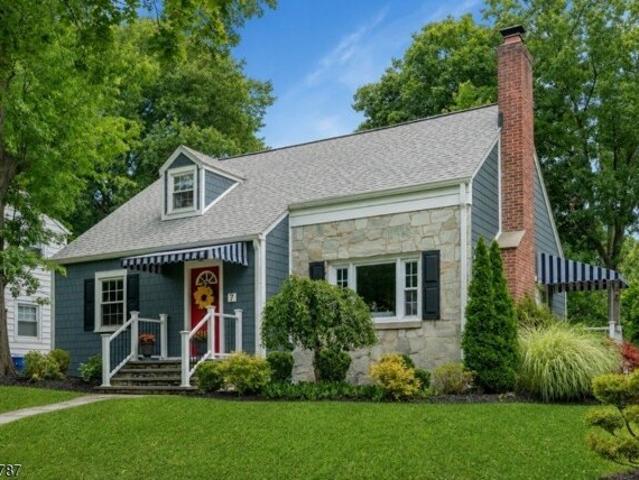 Hawthorne Ave, Glen Ridge Boro Township, Home For Sale