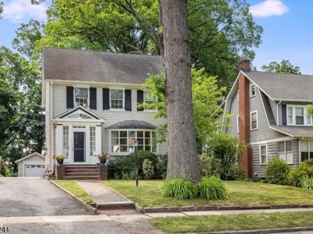Hawthorne Ave, Glen Ridge Boro Township, Home For Sale