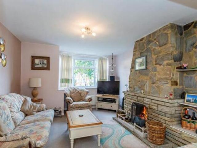 Hawthorne Avenue, Rainham, 4 Bedroom Semi detached
