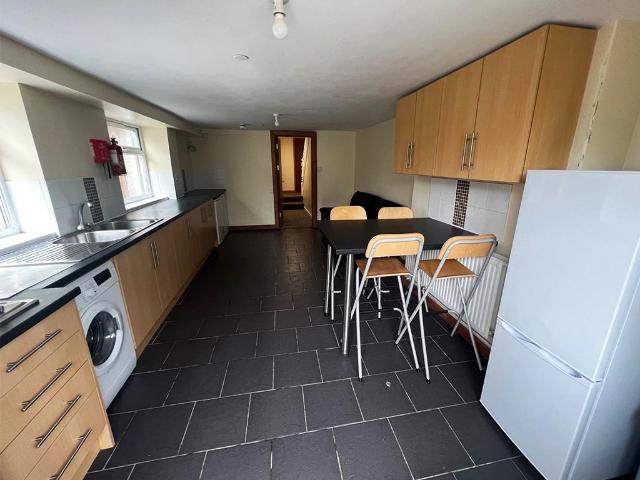 Hawthorne Avenue, Swansea SA2, 3 bed flat to rent, £1,200 pcm | PrimeLocation