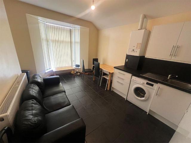 Hawthorne Avenue, Swansea SA2, 3 bed flat to rent, £1,200 pcm | PrimeLocation