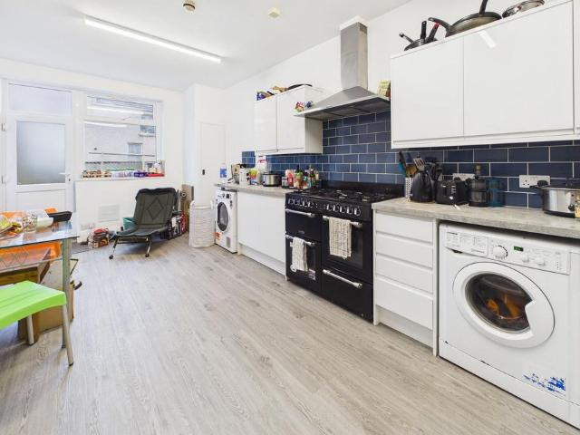 Hawthorne Avenue, Uplands, SA2 6 bed terraced house to rent £2,100 pcm £485 pw