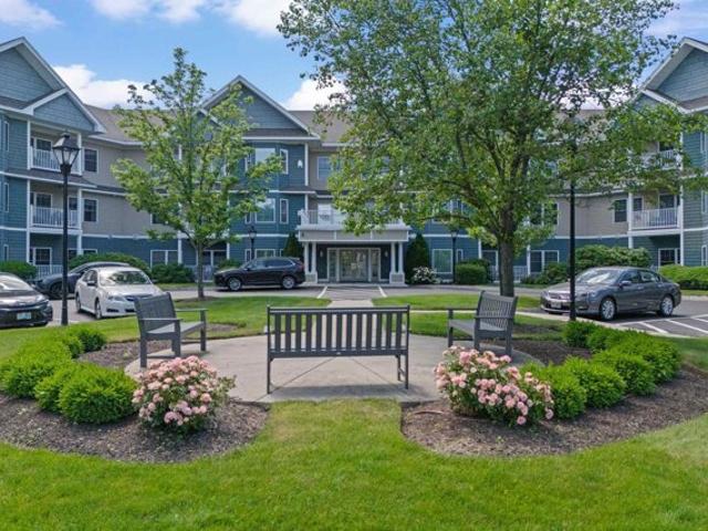 Hawthorne Dr Apt,bedford, Condo For Sale