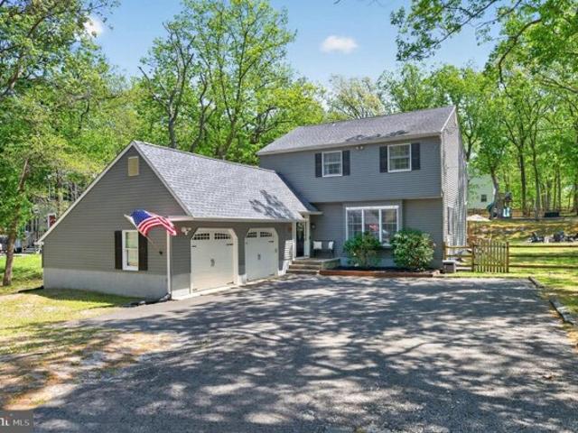 Hawthorne Dr, Medford, Home For Sale