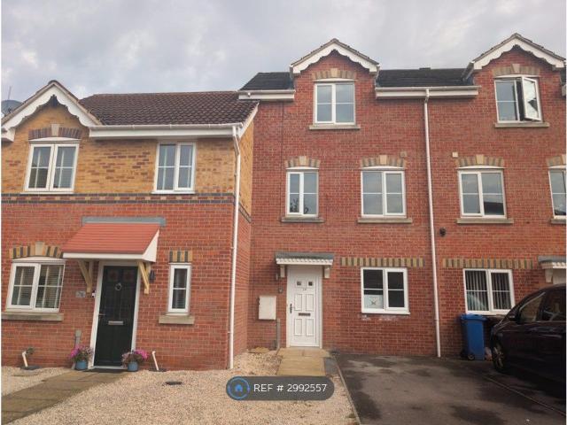 Hawthorne Drive, Rotherham S63, 4 bed terraced house to rent, £1,350 pcm | PrimeLocation