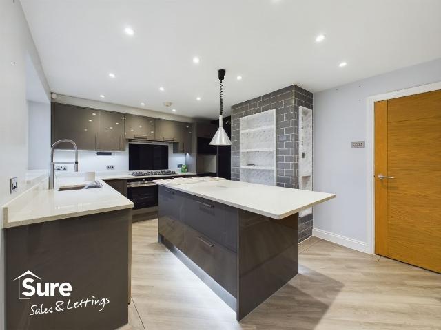 Hawthorne Lane, Hemel Hempstead, Hertfordshire HP1, 4 bed terraced house to rent, £2,600 pcm | PrimeLocation
