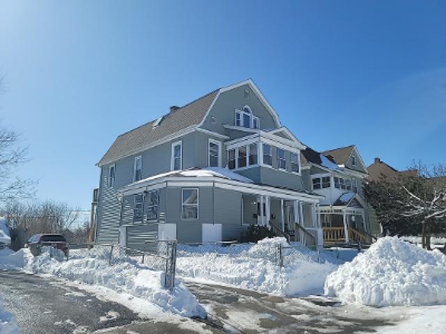 Hawthorne St