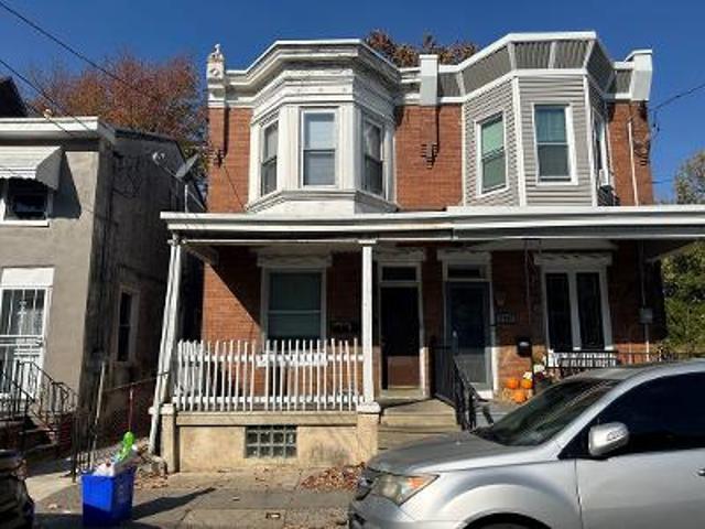 Hawthorne St