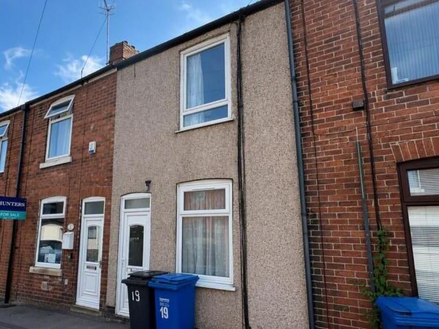 Hawthorne Street, Chesterfield S40, 2 bed terraced house to rent, £775 pcm | PrimeLocation