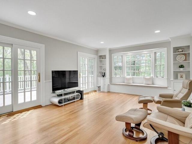 Hawthorne Rd, Winchester, Home For Sale