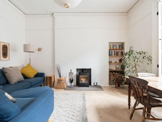 Hawthornvale, Newhaven, EH6 4JX