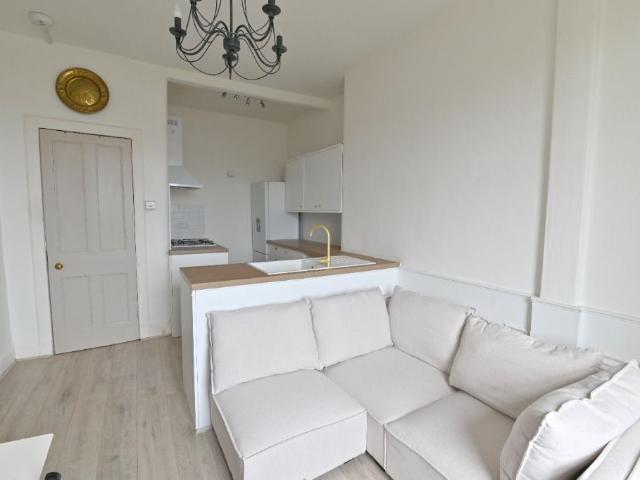 Hawthornvale, Trinity, Edinburgh EH6, 2 bed flat to rent, £1,100 pcm | PrimeLocation