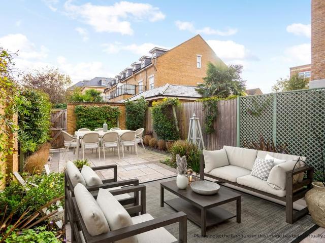 Hawtrey Road Windsor SL4 4 bed townhouse to rent £6,000 pcm £1,385 pw
