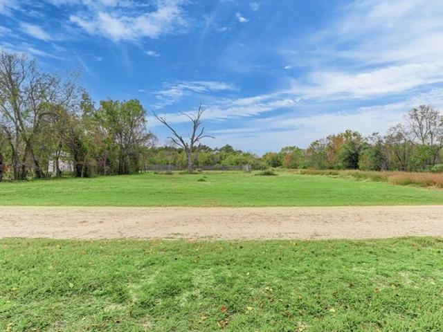 Hawaii Ave, League City, TX 77573