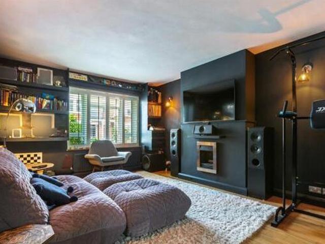 Hawarden Grove, London, 3 Bedroom Ground