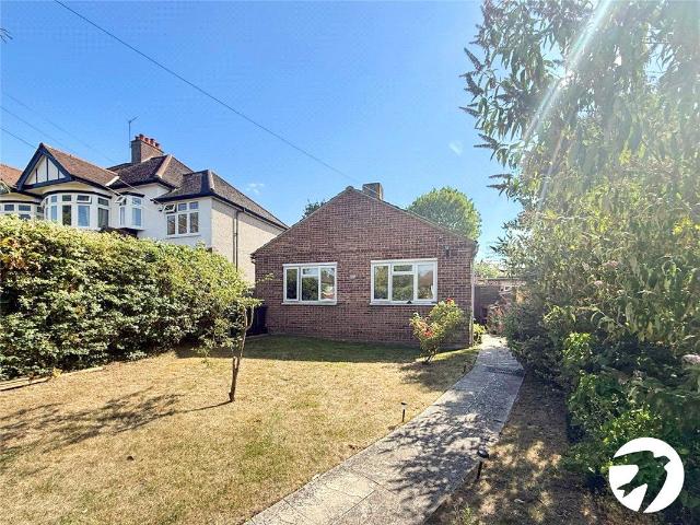 Hawes Lane, West Wickham, Kent BR4, 2 bed bungalow to rent, £1,800 pcm | PrimeLocation