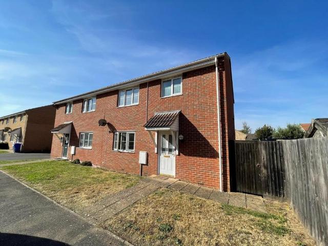 Hawk Close, Bury St. Edmunds IP28 3 bed semi detached house to rent £1,215 pcm £280 pw