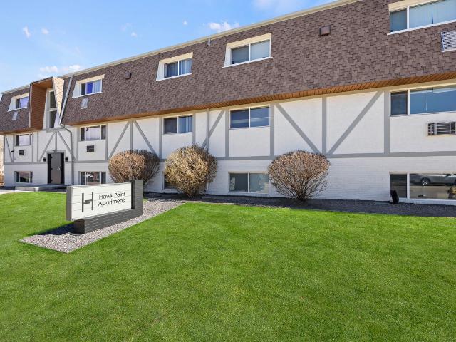 Hawk Point Apartments 2 Bedroom Apartment for Rent at 3600 S Lowell Blvd, Denver, CO 80236