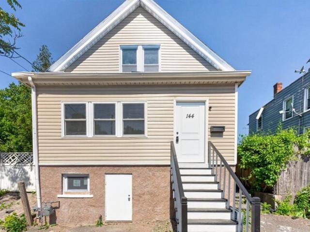 Hawk St S, Albany, Home For Sale