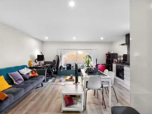 Hawke Place, London, SE16 6RU