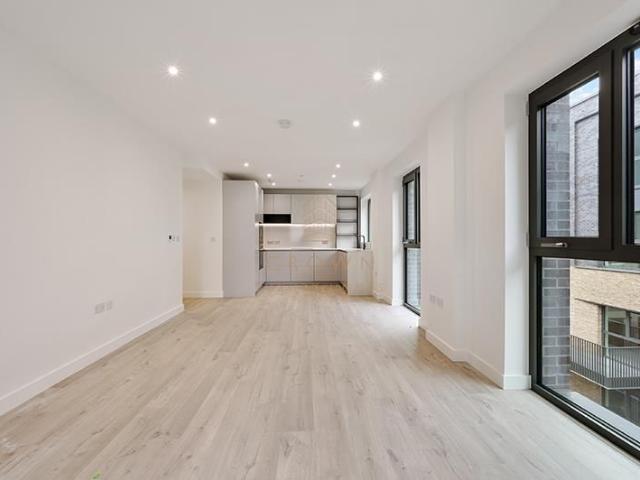 Hawker House, Woodberry Down N4, 2 bed flat to rent, £3,350 pcm | PrimeLocation