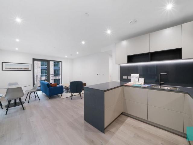Hawker House, Woodberry Downs, N4 2 bed apartment to rent £2,980 pcm £688 pw