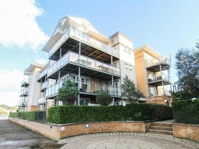 Hawkeswood Road, Emperor House, 2 Bedroom Flat