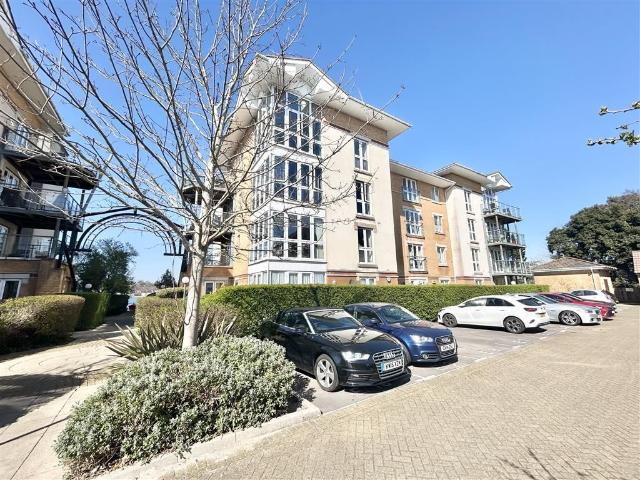 Hawkeswood Road, Southampton SO18, 2 bed flat to rent, £1,300 pcm | PrimeLocation